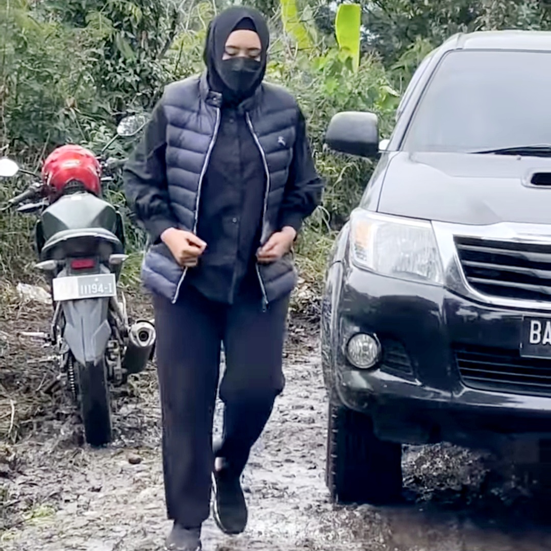 Sigap dan Tangguh, Cindy Monica ke Gunung Marapi Pastikan Keamanan dan ...