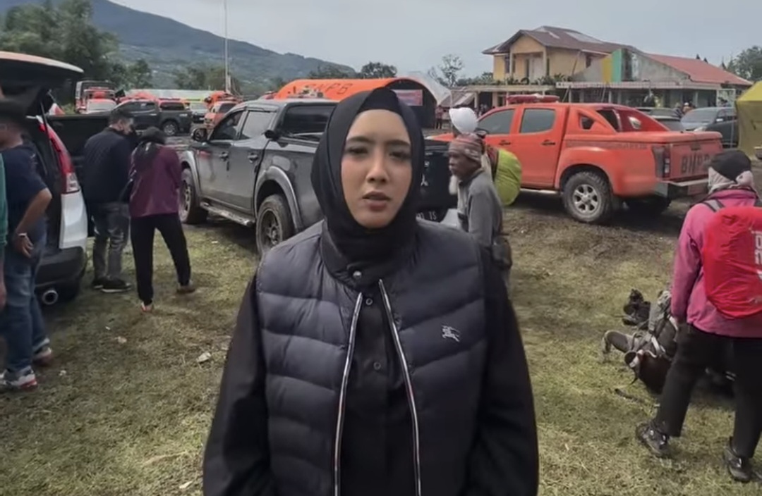 Sigap dan Tangguh, Cindy Monica ke Gunung Marapi Pastikan Keamanan dan ...