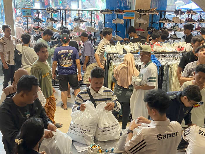 Hadir dengan Store Baru, Baper Store Adakan Grand Opening yang Meriah ...